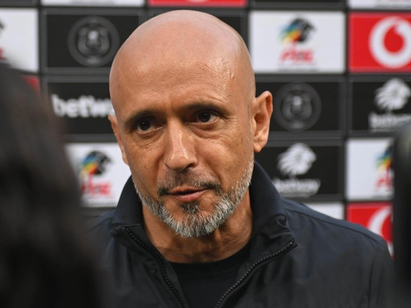 18. Umqeqeshi weSundowns usebheke isicoco seCaf