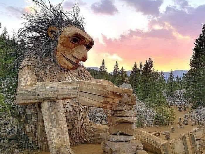 The Giant and the Tree